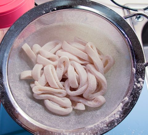 Fritèrte blekksprutringer med aioli | MATGLEDER